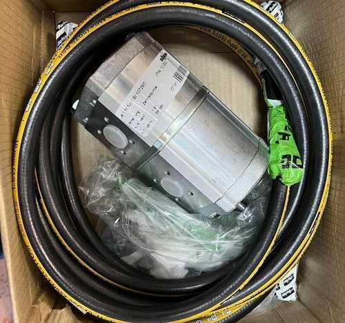 Насос Sennebogen S107290 SN180414 Комплект