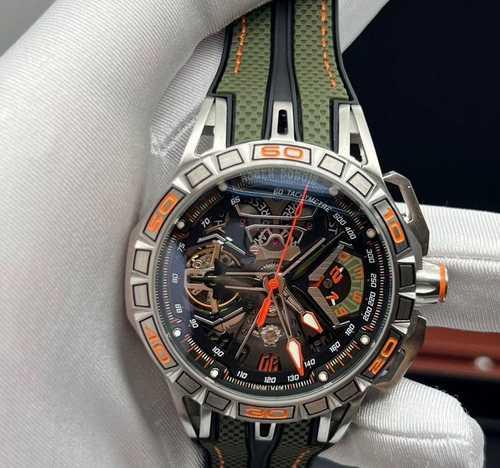 Часы Roger Dubuis