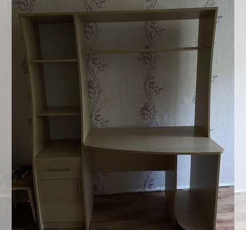 Компьтерный стол,стенка,письменный стол
