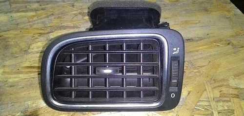 Дефлектор воздушный левый VW Polo 6RF819703C