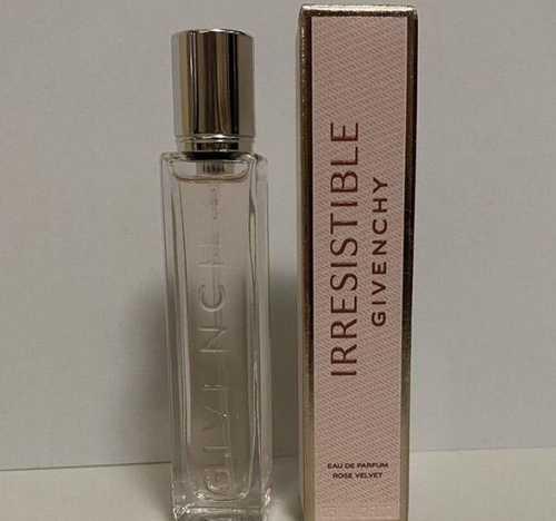 Givenchy irresistible rose velvet