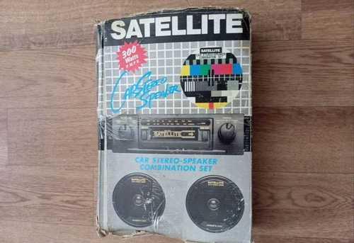 Satellite сателлит ретро магнитофон + 2 колонки