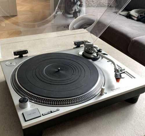 Виниловый проигрыватель Technics SL-1200GR