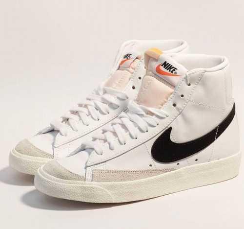 Kpoccoвки Nike Blazer Mid 77 White Black