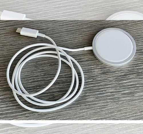 Беспроводная зарядка magsafe charger