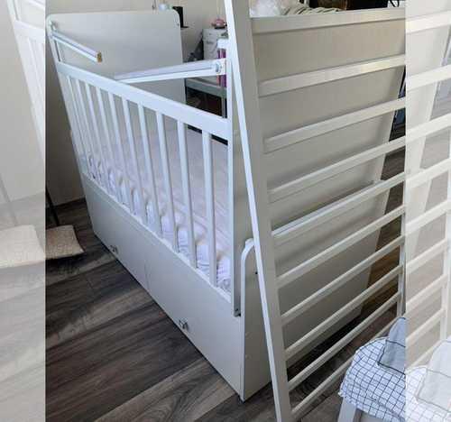 Кроватка для новорожденных с маятником 120-60