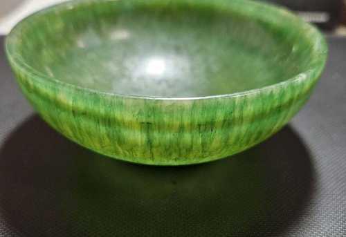 Чашка пиала из натурального зелёного нефрита