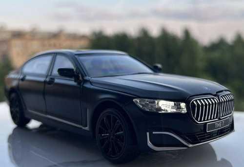 Модель металлической машинки BMW 7