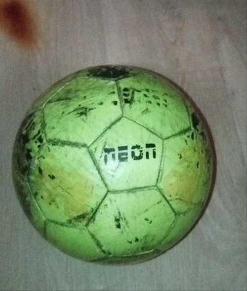 Футбольный мяч Larsen neon
