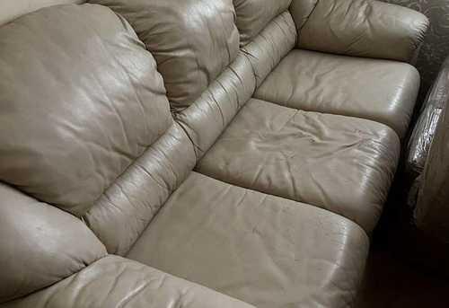 Кожаный диван - кровать бу