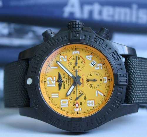 Наручные часы breitling avenger hurricane