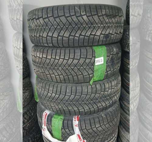 Pirelli Ice Zero FR 215/55 R17 98