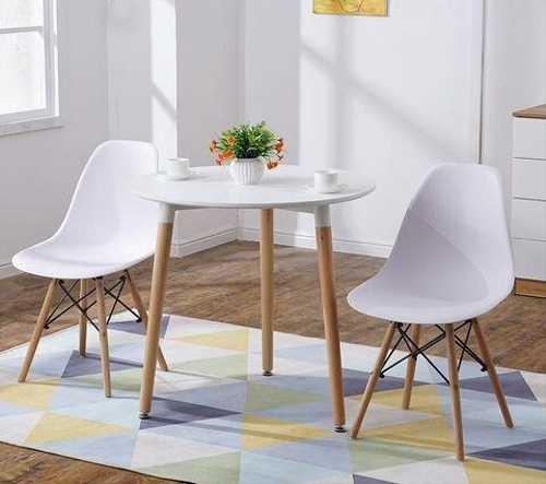 Кухонный стол и стулья Eames