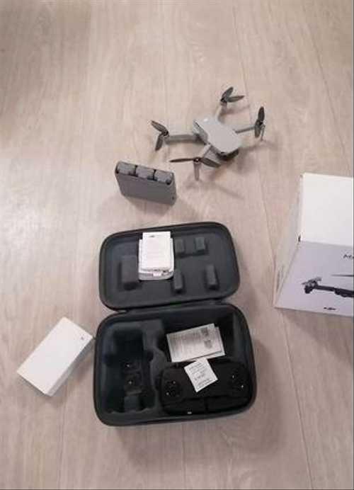 Квадрокоптер DJI Mavic Mini Fly More Combo