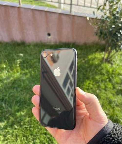 iPhone 8 64 черный
