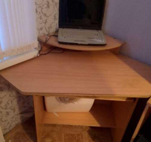 Отдам мебель шкафы,стол