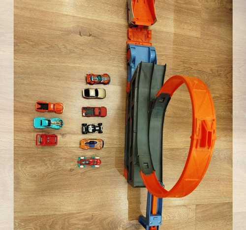 Hot wheels трек с машинками