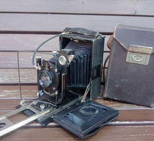Старый фотоаппарат Фотокор -1