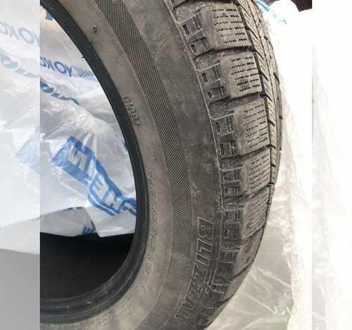 Bridgestone Blizzak VRX3 215/55 R16 91VR