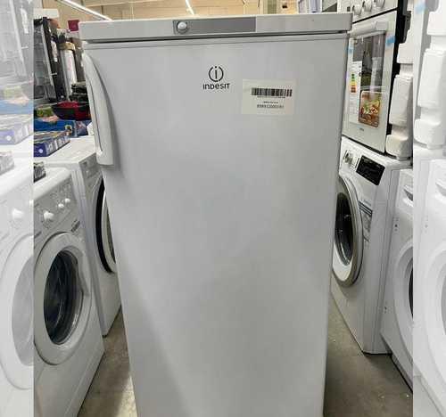 Холодильник Indesit высота -125см, 210л