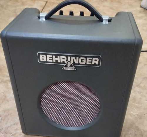 Басовый комбоусилитель Behringer BX108