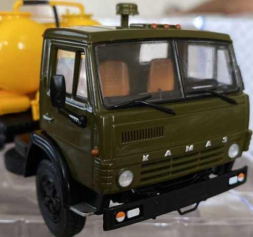 Модель 1:43 коллекционная Камаз ко-505