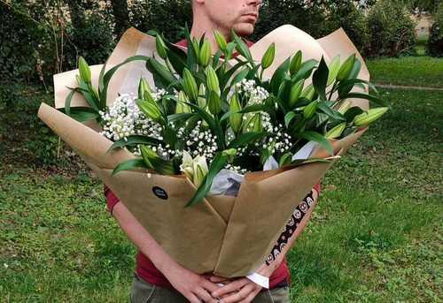 Букет гигант лилия с запахом и гипсофила