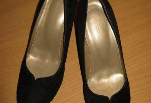 Черные замшевые туфли, 34-35 обмен не предлагать