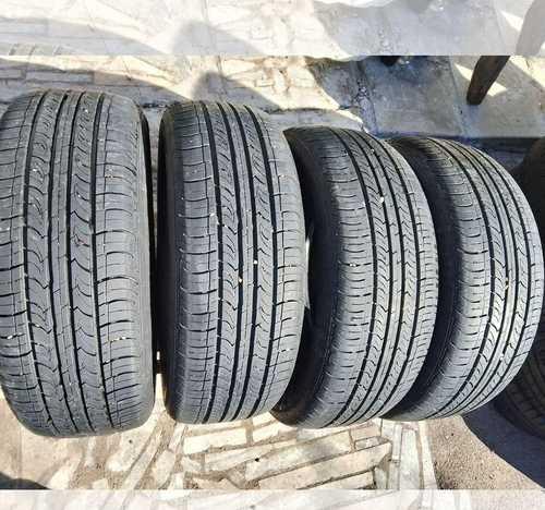 Roadstone Classe Premiere 215/60 R16 99