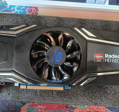 Видеокарта Radeon HD6870