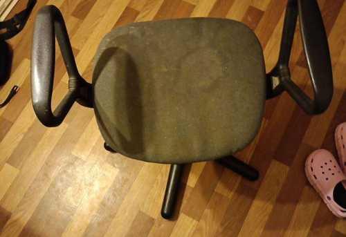 Офисный вращающийся стул
