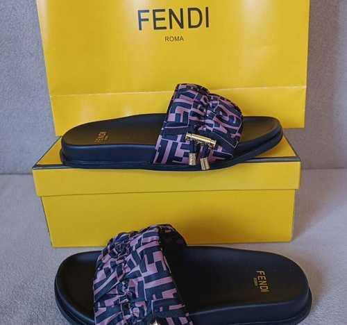 Шлепанцы fendi