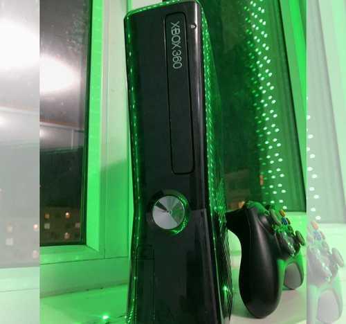 Xbox 360 прошитый 164 игры 2 джойстика