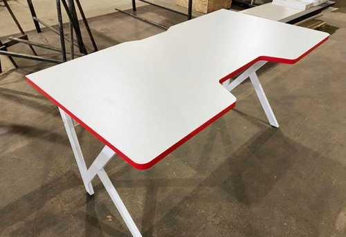 Компьютерный стол бело-красный