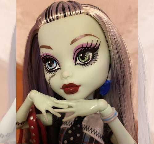 Кукла monster high Фрэнки базовая