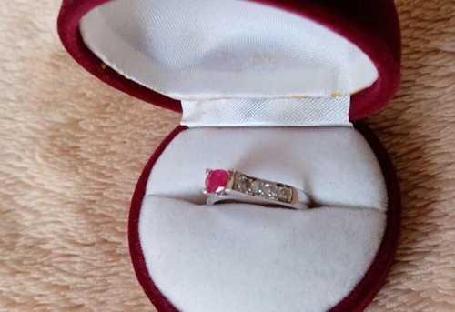 Золотое кольцо 750 пробы с рубином и бриллиантами
