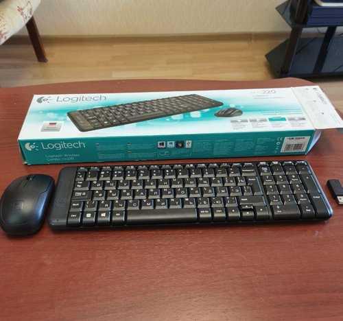 Комплект клавиатура   мышь Logitech MK220