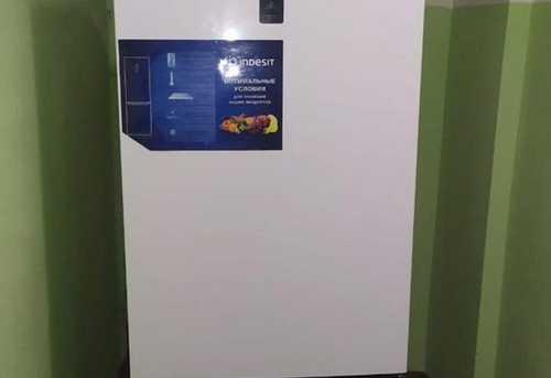 Холодильник indesit no frost в отличном состоянии