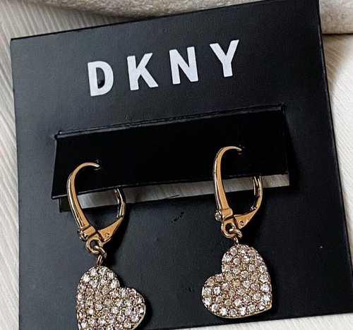 Новые серьги Dkny сердечки оригинал