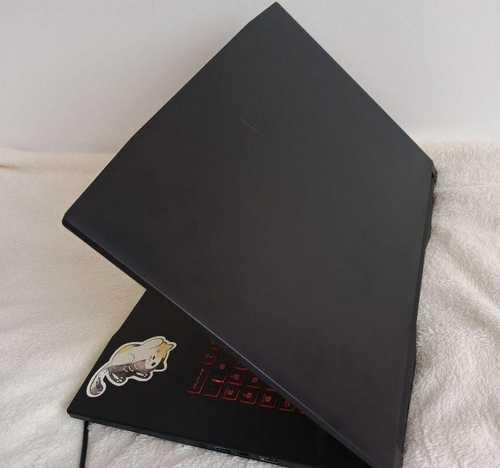 17.3" Ноутбук MSI GF76 Katana 11UC-1004XRU