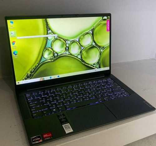 Ноутбук Lenovo Yoga Slim7 14.0“