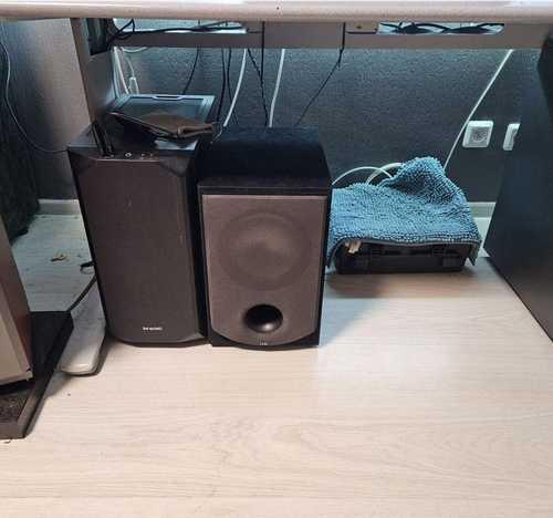 Активный домашний сабвуфер elac 111.2