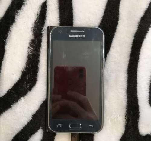 Samsung Galaxy J1 SM-J100FN, 4 ГБ