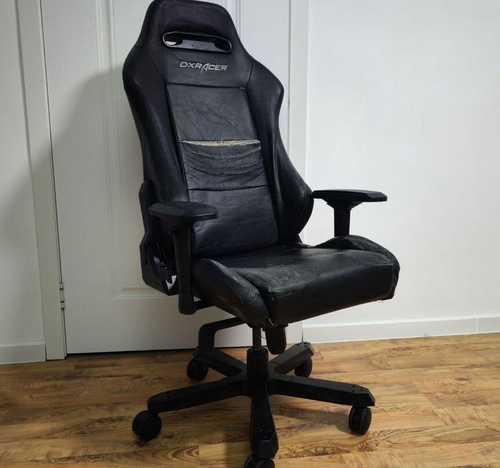 Мощное игровое кресло DXRacer IS03 эргономичное