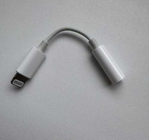 Переходник Apple lightning 3.5 jack