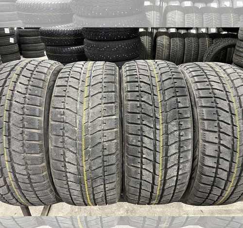 Bridgestone Blizzak WS-70 245/45 R17 95T