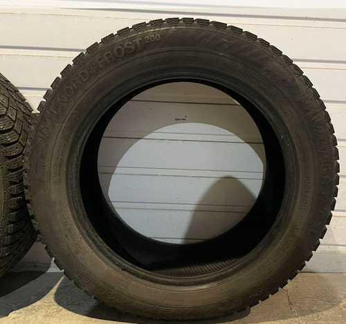 Gislaved Nord Frost 200 215/55 R17 98T