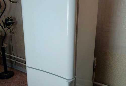 Продам холодильник Indesit C132NFG г.Новосибирск