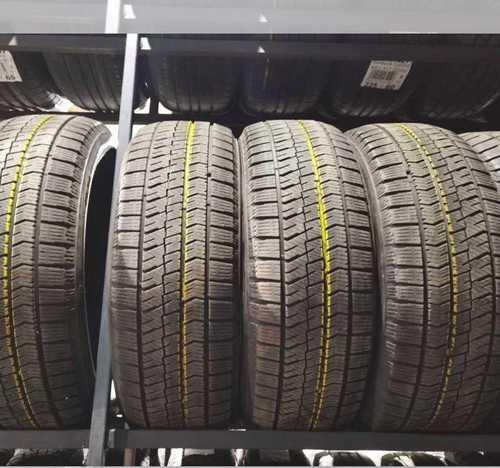 Bridgestone Blizzak VRX2 225/60 R17 104Y