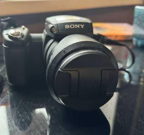 Фотокамера Sony R1 с объективом Carl Zeiss